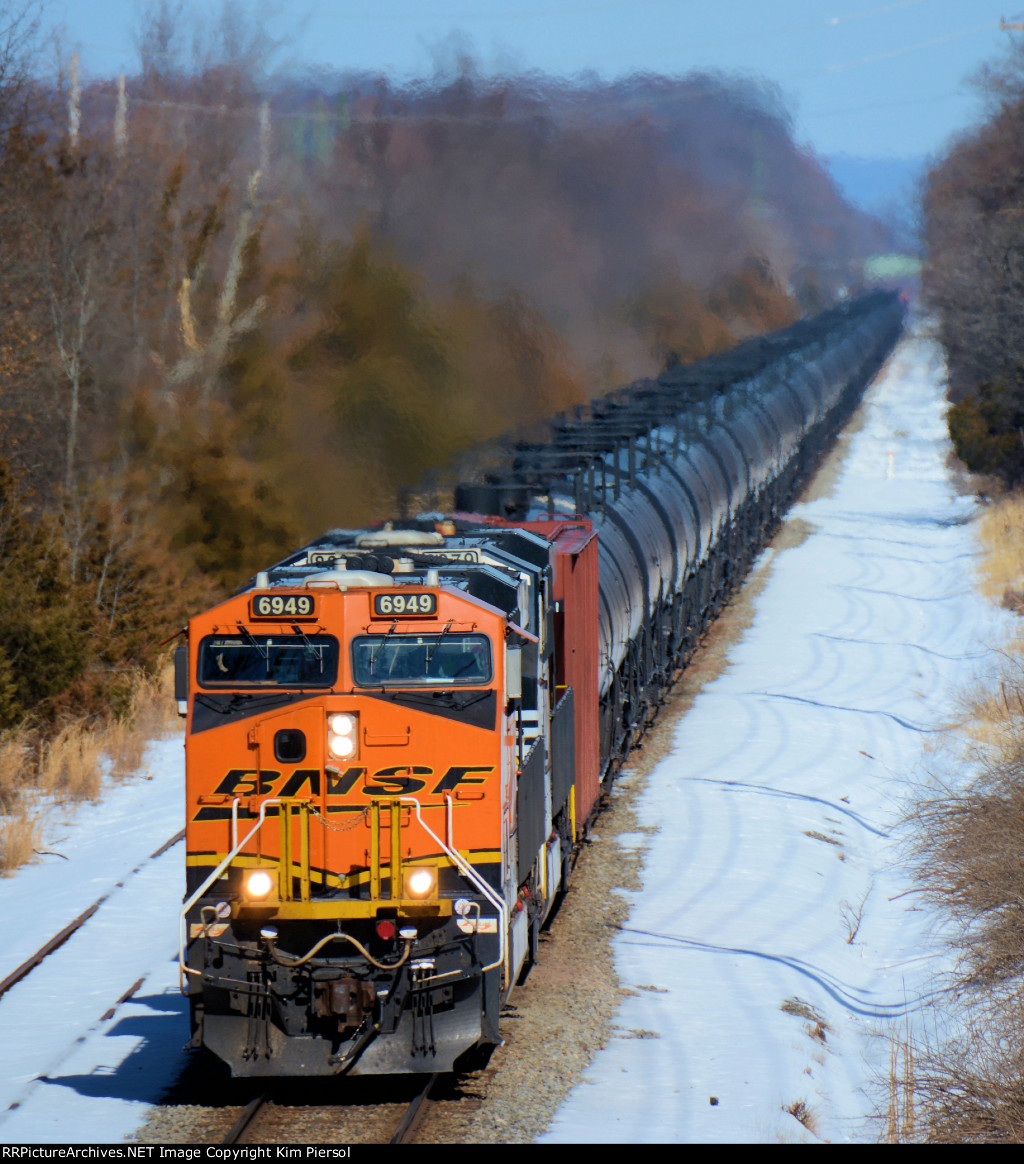 BNSF 6949 CSX Train K138 Crude Oil Loads